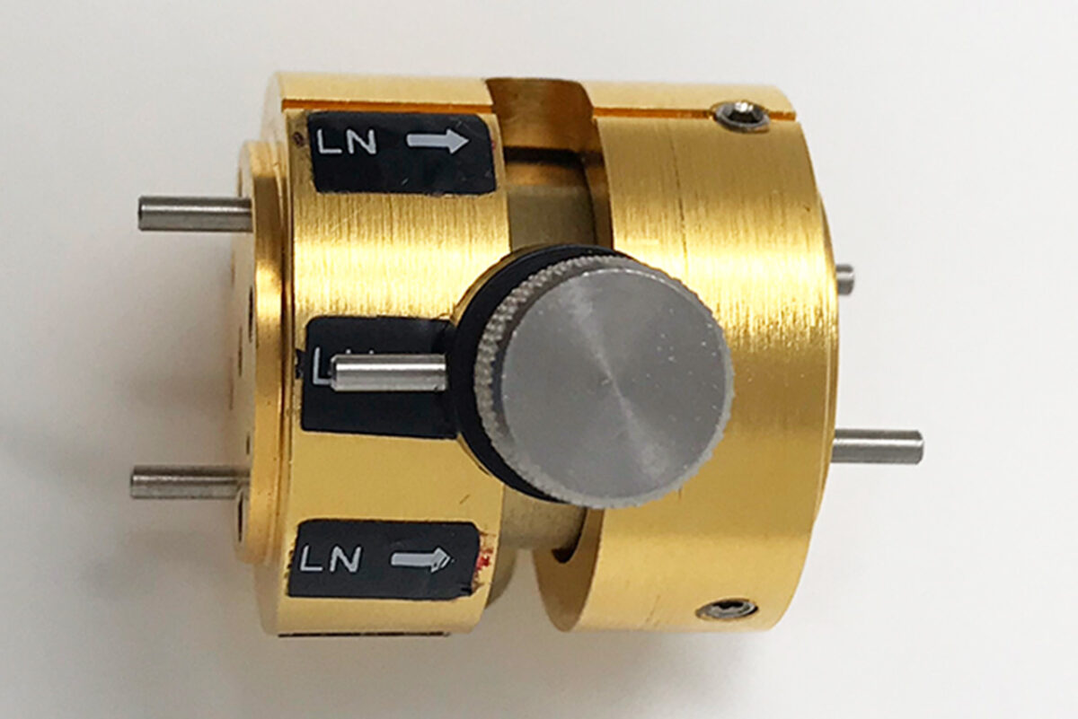 LINEAR to CIRCULAR ADJUSTABLE POLARIZERS