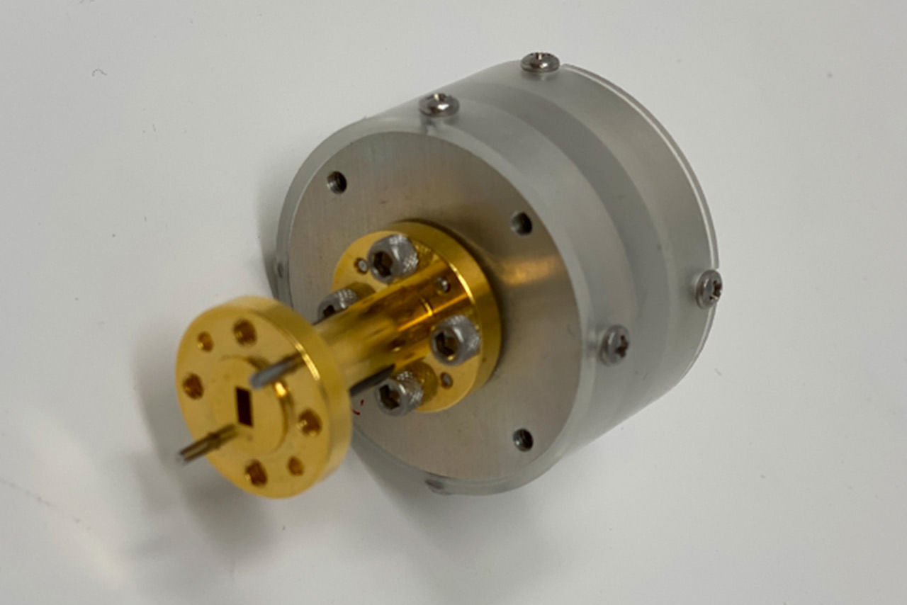 E-Band, WR-12, Omnidirectional Antenna